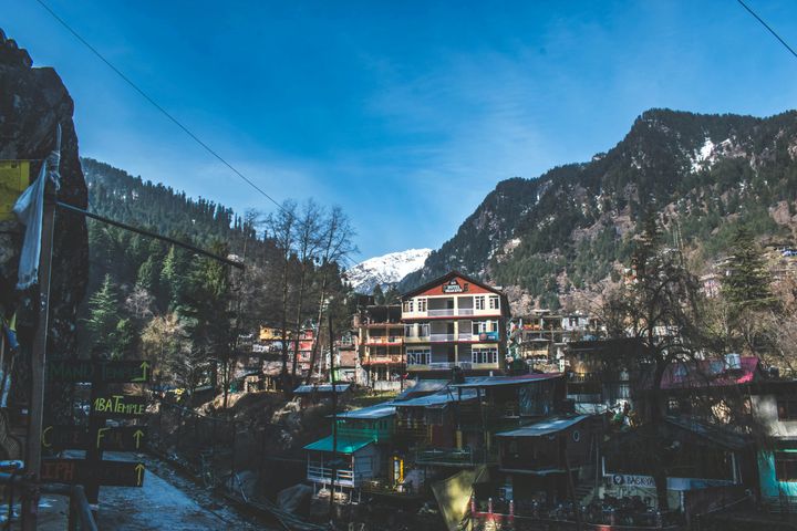 Manali Mall Road: Shopping, food & nearby attractions in 2026