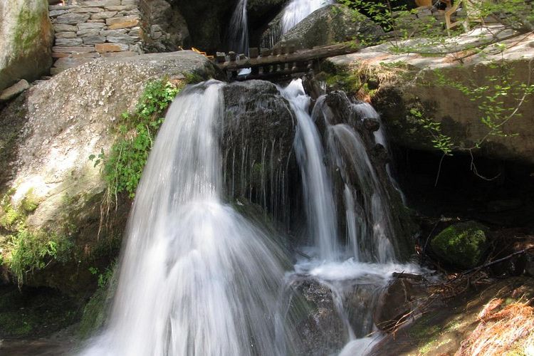 Jana Waterfall, Manali-Best time, tips, route, travel guide in 2025